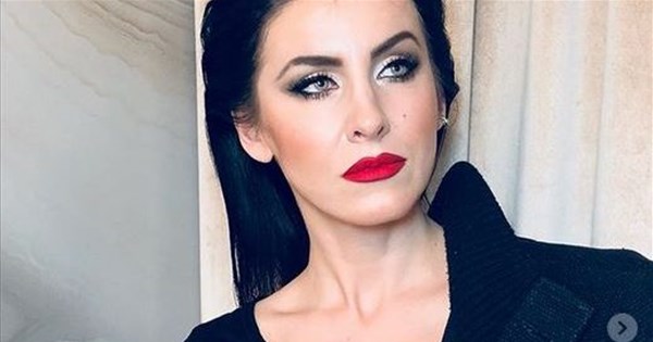 ФОТО Фатиме Фетаи изненади со прекрасен мини фустан За Се